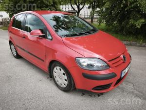 Red Volkswagen Golf Plus 2005 in Riga, with an engine capacity of 1.90 L and mileage of 130 thousand km for 2500 €, photo 5 on AUTOMOTO.COM.LV