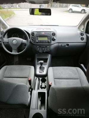 Red Volkswagen Golf Plus 2005 in Riga, with an engine capacity of 1.90 L and mileage of 130 thousand km for 2500 €, photo 6 on AUTOMOTO.COM.LV