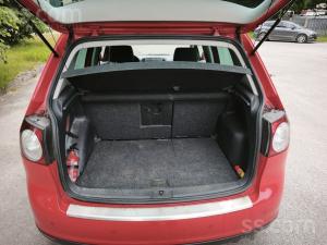 Red Volkswagen Golf Plus 2005 in Riga, with an engine capacity of 1.90 L and mileage of 130 thousand km for 2500 €, photo 7 on AUTOMOTO.COM.LV