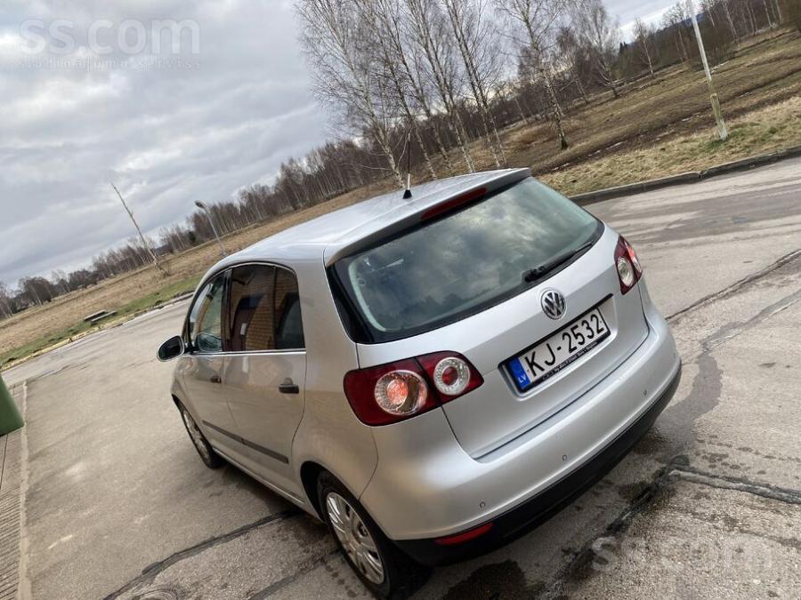 Volkswagen Golf Plus 2005 in Riga, with an engine capacity of 1.90 L and mileage of 300 thousand km for 1500 €, photo 3 on AUTOMOTO.COM.LV