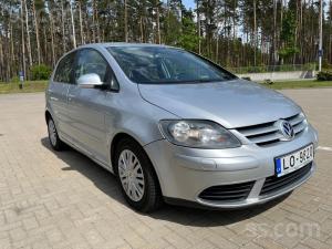 Volkswagen Golf Plus 2005 Rīga, ar dzinēja tilpumu 1.60 L un nobraukumu 220 tūkst. km par 2500 €, foto 3 vietnē AUTOMOTO.COM.LV