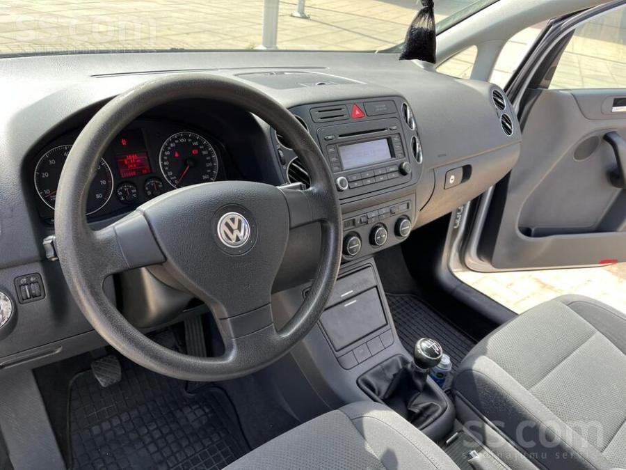 Volkswagen Golf Plus 2005 Rīga, ar dzinēja tilpumu 1.60 L un nobraukumu 220 tūkst. km par 2500 €, foto 7 vietnē AUTOMOTO.COM.LV