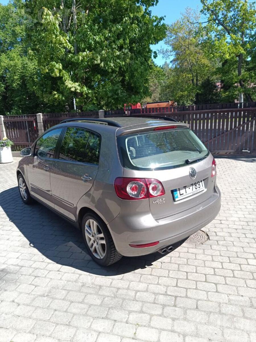 Volkswagen Golf Plus 2009 Rīga, ar dzinēja tilpumu 2.00 L un nobraukumu 247 tūkst. km par 3900 €, foto 4 vietnē AUTOMOTO.COM.LV