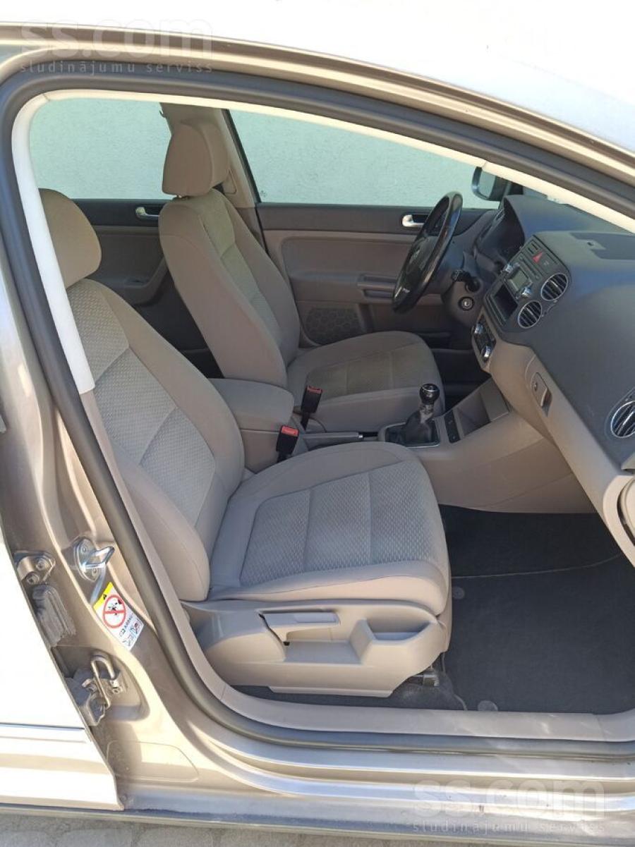 Volkswagen Golf Plus 2009 Rīga, ar dzinēja tilpumu 2.00 L un nobraukumu 247 tūkst. km par 3900 €, foto 11 vietnē AUTOMOTO.COM.LV