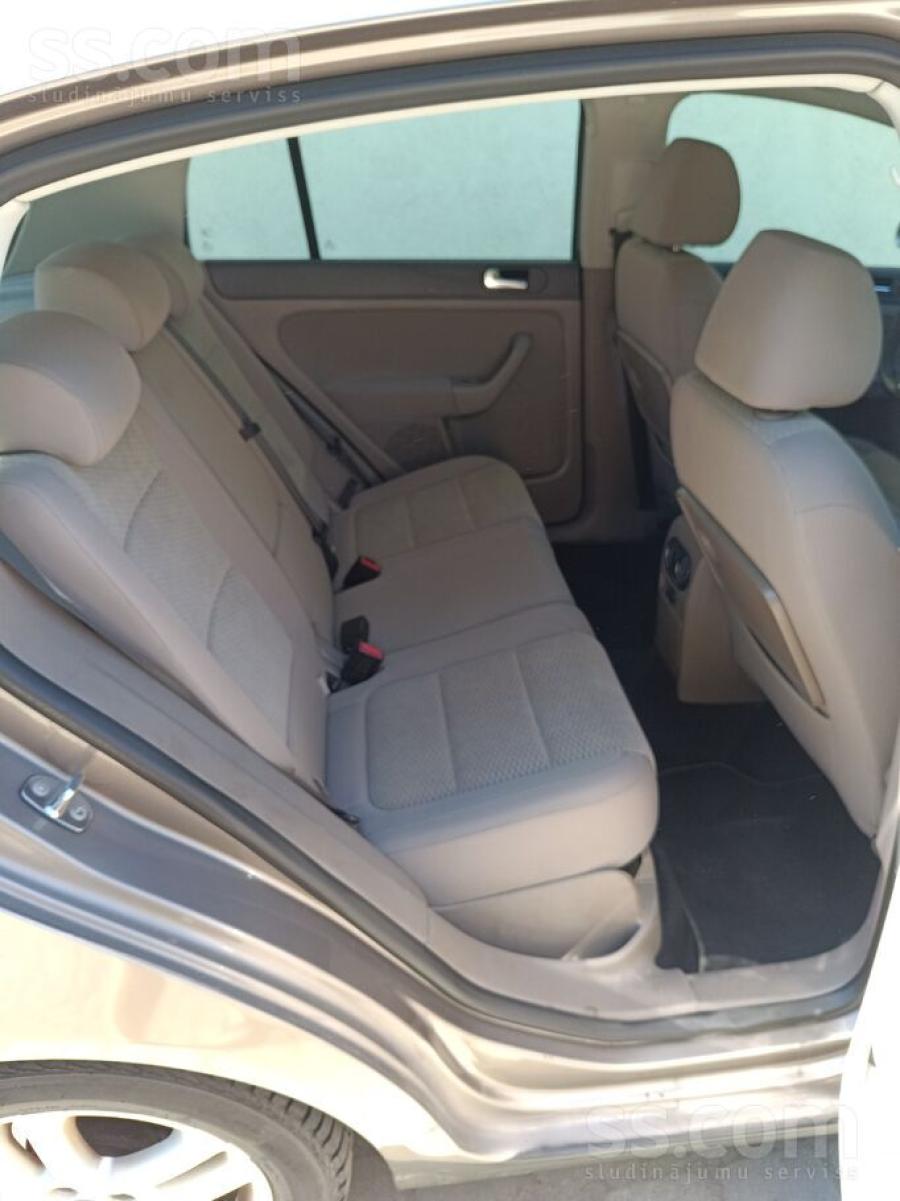 Volkswagen Golf Plus 2009 Rīga, ar dzinēja tilpumu 2.00 L un nobraukumu 247 tūkst. km par 3900 €, foto 12 vietnē AUTOMOTO.COM.LV