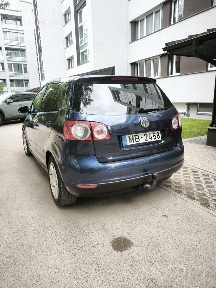 Violets Volkswagen Golf Plus 2006 Rīga, ar dzinēja tilpumu 1.90 L un nobraukumu 353 tūkst. km par 1800 €, foto 4 vietnē AUTOMOTO.COM.LV