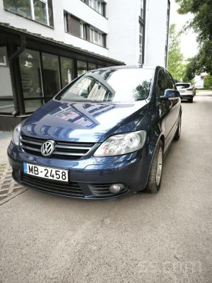 Violets Volkswagen Golf Plus 2006 Rīga, ar dzinēja tilpumu 1.90 L un nobraukumu 353 tūkst. km par 1800 €, foto 5 vietnē AUTOMOTO.COM.LV