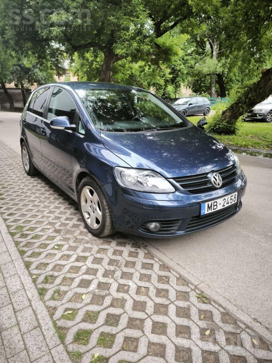 Violets Volkswagen Golf Plus 2006 Rīga, ar dzinēja tilpumu 1.90 L un nobraukumu 353 tūkst. km par 1800 €, foto 6 vietnē AUTOMOTO.COM.LV
