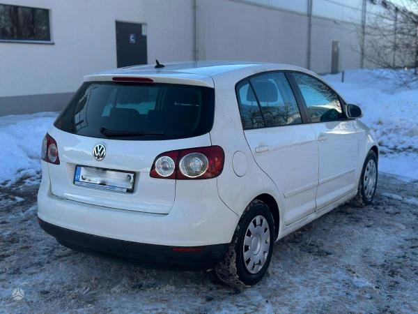 White Volkswagen Golf Plus 2006 in Vilnius, with an engine capacity of 1.90 L and mileage of 328 thousand km for 2200 €, photo 2 on AUTOMOTO.COM.LV