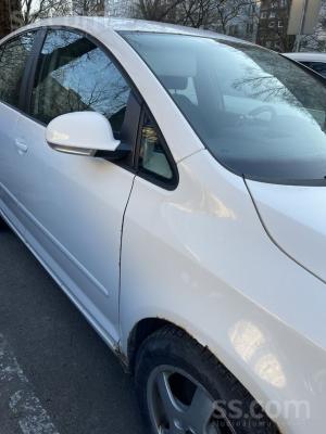 Balts Volkswagen Golf Plus 2006 Rīga, ar dzinēja tilpumu 1.90 L un nobraukumu 173 tūkst. km par 1700 €, foto 4 vietnē AUTOMOTO.COM.LV