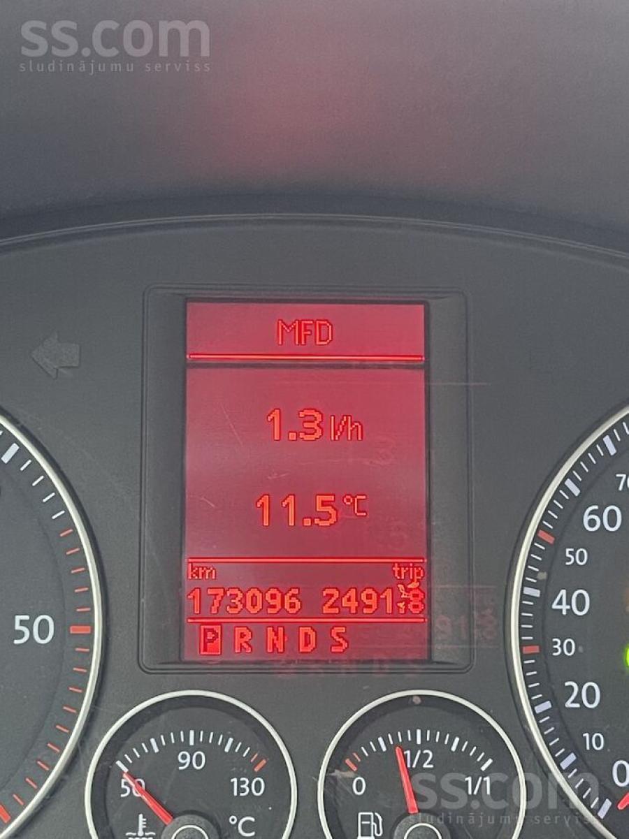 Balts Volkswagen Golf Plus 2006 Rīga, ar dzinēja tilpumu 1.90 L un nobraukumu 173 tūkst. km par 1700 €, foto 9 vietnē AUTOMOTO.COM.LV