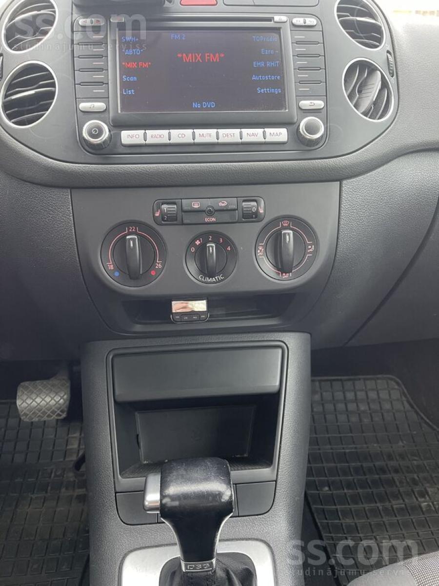 Balts Volkswagen Golf Plus 2006 Rīga, ar dzinēja tilpumu 1.90 L un nobraukumu 173 tūkst. km par 1700 €, foto 10 vietnē AUTOMOTO.COM.LV