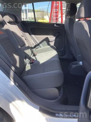 Balts Volkswagen Golf Plus 2006 Rīga, ar dzinēja tilpumu 1.90 L un nobraukumu 173 tūkst. km par 1700 €, foto 12 vietnē AUTOMOTO.COM.LV
