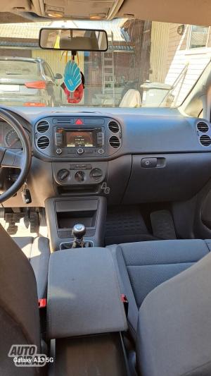 White Volkswagen Golf Plus 2007 in Pasvalys, with an engine capacity of 1.90 L and mileage of 385 thousand km for 1600 €, photo 4 on AUTOMOTO.COM.LV