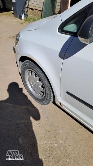 White Volkswagen Golf Plus 2007 in Pasvalys, with an engine capacity of 1.90 L and mileage of 385 thousand km for 1600 €, photo 7 on AUTOMOTO.COM.LV