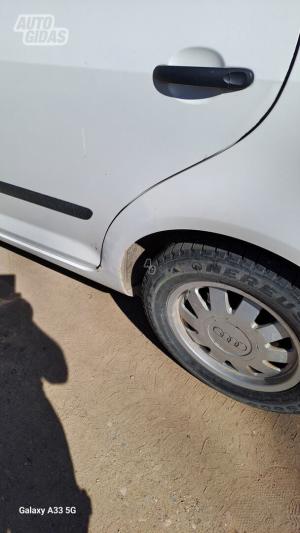 White Volkswagen Golf Plus 2007 in Pasvalys, with an engine capacity of 1.90 L and mileage of 385 thousand km for 1600 €, photo 8 on AUTOMOTO.COM.LV
