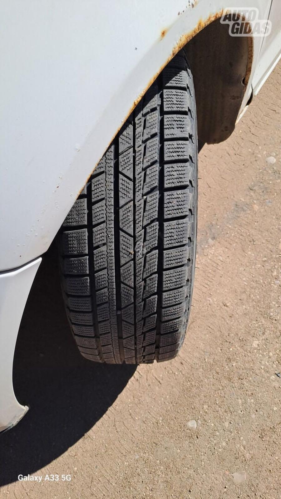 White Volkswagen Golf Plus 2007 in Pasvalys, with an engine capacity of 1.90 L and mileage of 385 thousand km for 1600 €, photo 10 on AUTOMOTO.COM.LV