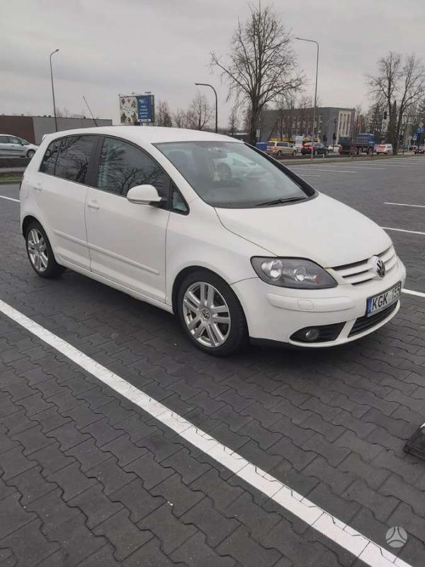 Balts Volkswagen Golf Plus 2008 Kauņa, ar dzinēja tilpumu 1.40 L un nobraukumu 325 tūkst. km par 1900 €, foto 1 vietnē AUTOMOTO.COM.LV