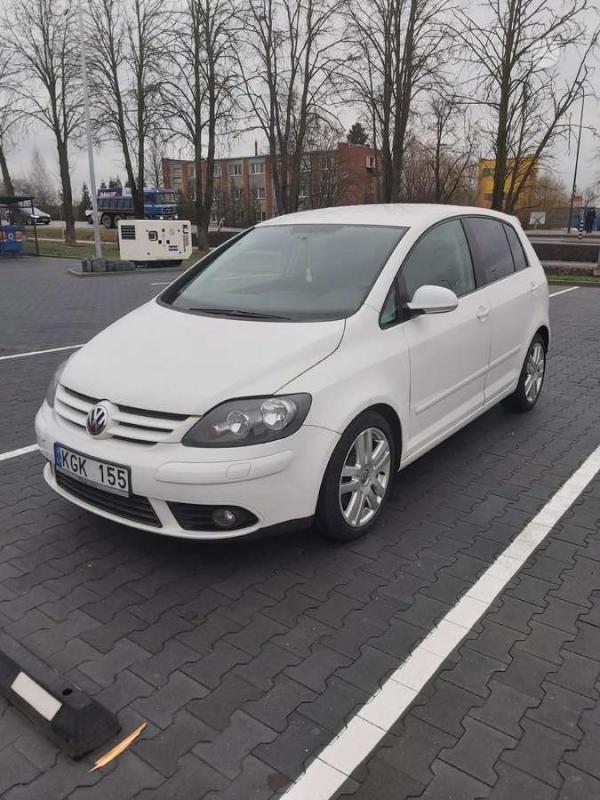 Balts Volkswagen Golf Plus 2008 Kauņa, ar dzinēja tilpumu 1.40 L un nobraukumu 325 tūkst. km par 1900 €, foto 2 vietnē AUTOMOTO.COM.LV