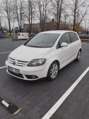 White Volkswagen Golf Plus 2008 in Kaunas, with an engine capacity of 1.40 L and mileage of 325 thousand km for 1900 €, photo 2 on AUTOMOTO.COM.LV