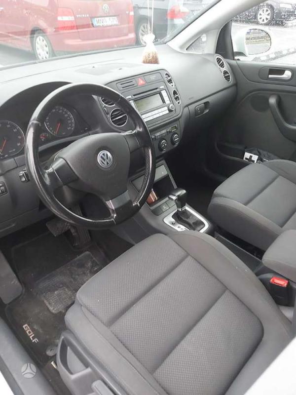 Balts Volkswagen Golf Plus 2008 Kauņa, ar dzinēja tilpumu 1.40 L un nobraukumu 325 tūkst. km par 1900 €, foto 4 vietnē AUTOMOTO.COM.LV