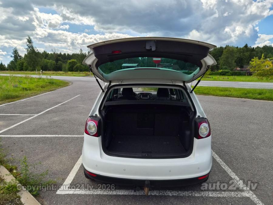 Balts Volkswagen Golf Plus 2008 Rakvere, ar dzinēja tilpumu 1.90 L un nobraukumu 322 tūkst. km par 3700 €, foto 8 vietnē AUTOMOTO.COM.LV