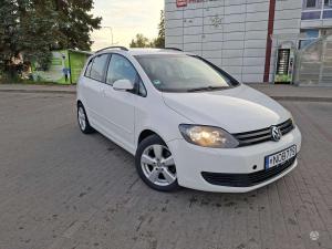 White Volkswagen Golf Plus 2009 in Ukmerge, with an engine capacity of 1.97 L and mileage of 309 thousand km for 2800 €, photo 7 on AUTOMOTO.COM.LV