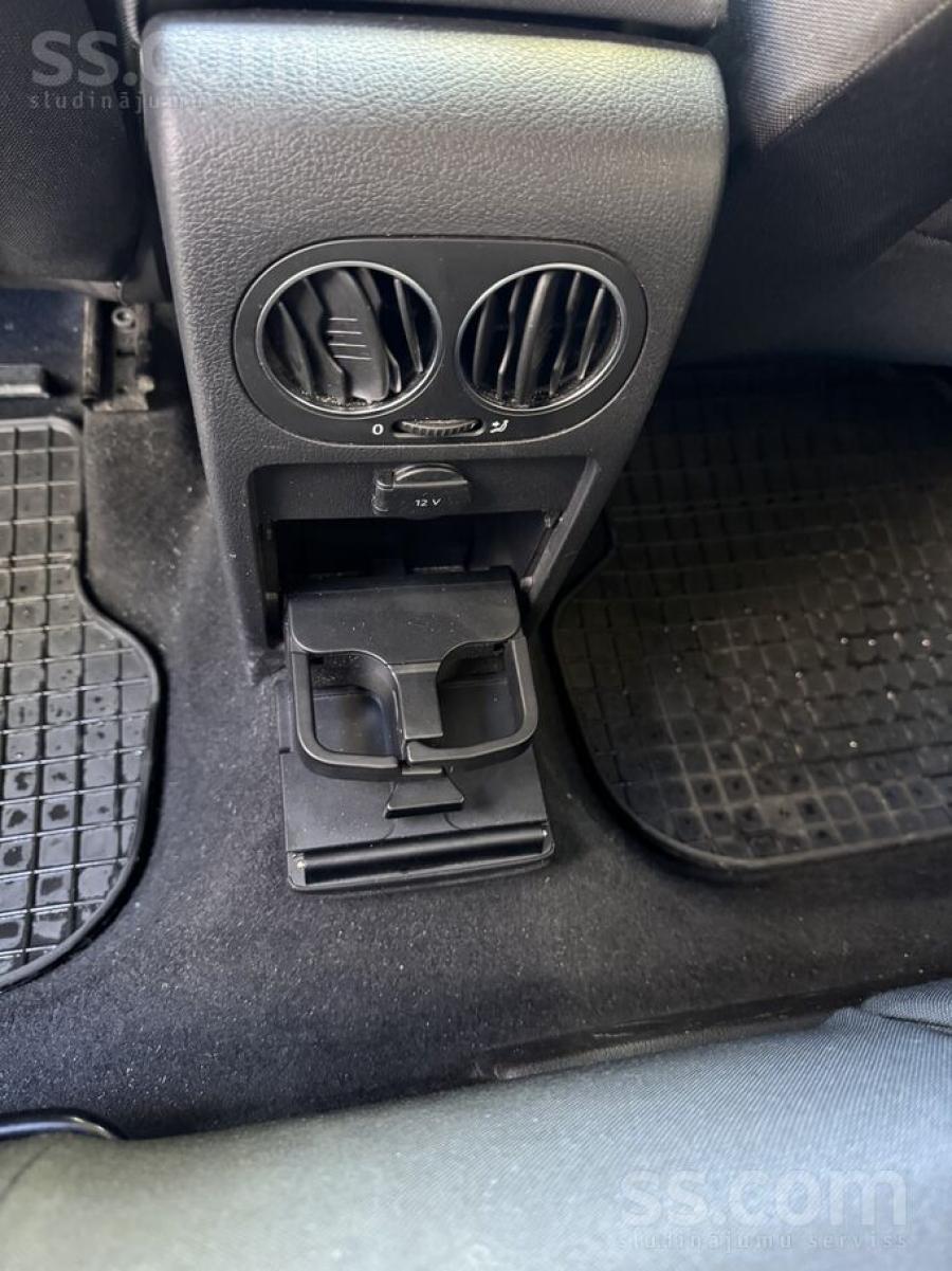 Balts Volkswagen Golf Plus 2010 Jūrmala, ar dzinēja tilpumu 1.60 L un nobraukumu 228 tūkst. km par 4500 €, foto 9 vietnē AUTOMOTO.COM.LV