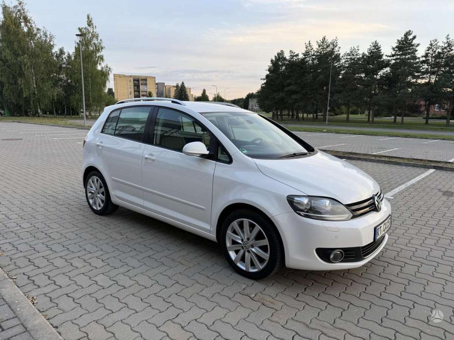 Balts Volkswagen Golf Plus 2010 Panevēža, ar dzinēja tilpumu 1.97 L un nobraukumu 274 tūkst. km par 4600 €, foto 5 vietnē AUTOMOTO.COM.LV
