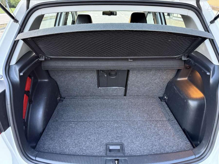 Balts Volkswagen Golf Plus 2010 Panevēža, ar dzinēja tilpumu 1.97 L un nobraukumu 274 tūkst. km par 4600 €, foto 11 vietnē AUTOMOTO.COM.LV