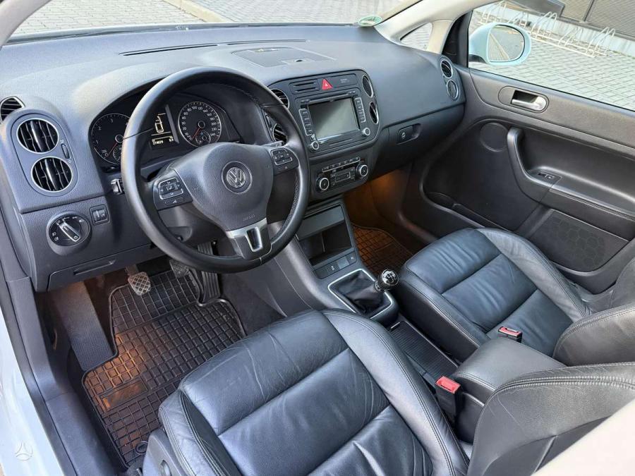 Balts Volkswagen Golf Plus 2010 Panevēža, ar dzinēja tilpumu 1.97 L un nobraukumu 274 tūkst. km par 4600 €, foto 12 vietnē AUTOMOTO.COM.LV