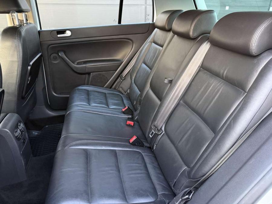 Balts Volkswagen Golf Plus 2010 Panevēža, ar dzinēja tilpumu 1.97 L un nobraukumu 274 tūkst. km par 4600 €, foto 13 vietnē AUTOMOTO.COM.LV