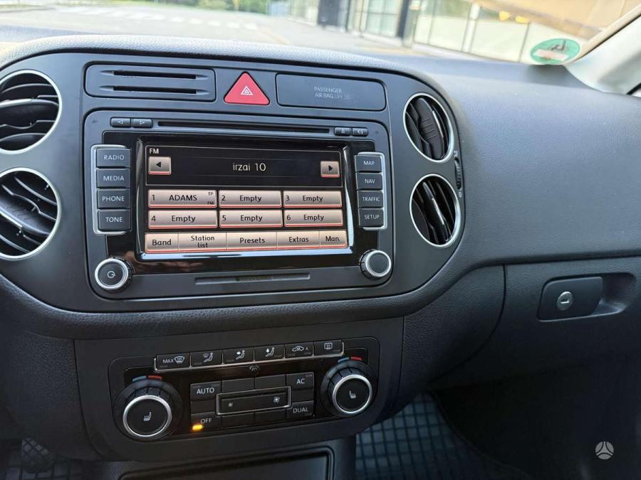 Balts Volkswagen Golf Plus 2010 Panevēža, ar dzinēja tilpumu 1.97 L un nobraukumu 274 tūkst. km par 4600 €, foto 17 vietnē AUTOMOTO.COM.LV