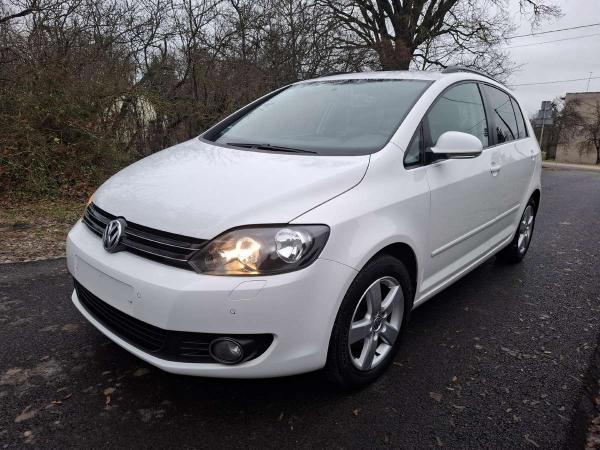 White Volkswagen Golf Plus 2011 in Prienai, with an engine capacity of 2.00 L and mileage of 259 thousand km for 4500 €, photo 1 on AUTOMOTO.COM.LV