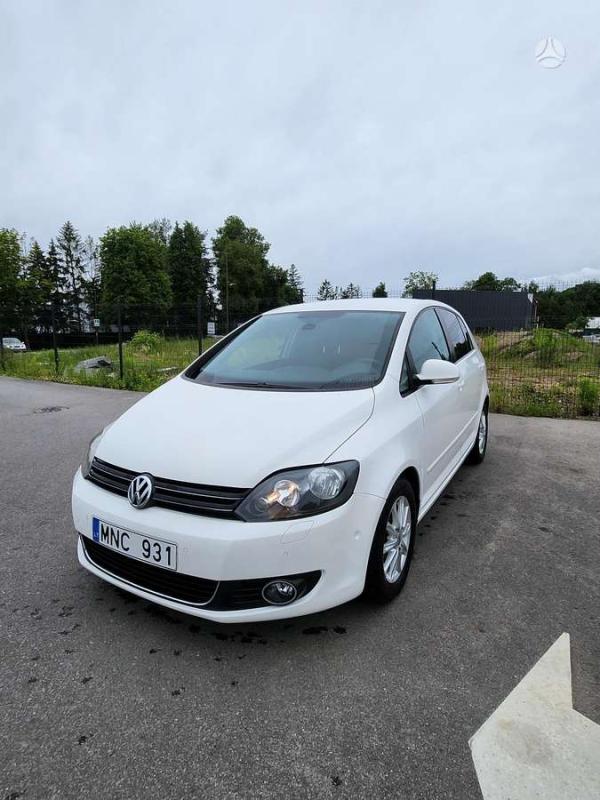 Balts Volkswagen Golf Plus 2012 Kauņa, ar dzinēja tilpumu 1.60 L un nobraukumu 195 tūkst. km par 4800 €, foto 2 vietnē AUTOMOTO.COM.LV