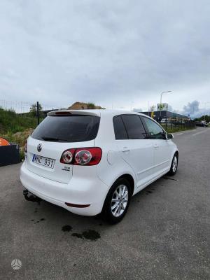 White Volkswagen Golf Plus 2012 in Kaunas, with an engine capacity of 1.60 L and mileage of 195 thousand km for 4800 €, photo 7 on AUTOMOTO.COM.LV