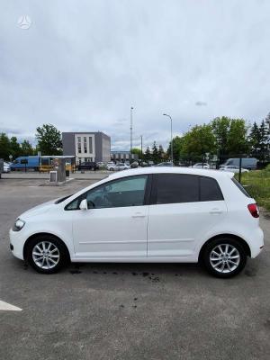 White Volkswagen Golf Plus 2012 in Kaunas, with an engine capacity of 1.60 L and mileage of 195 thousand km for 4800 €, photo 10 on AUTOMOTO.COM.LV