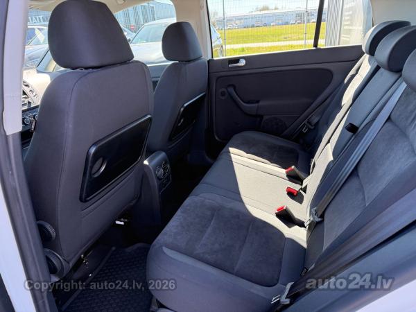 White Volkswagen Golf Plus 2014 in Tallinn, with an engine capacity of 1.20 L and mileage of 155 thousand km for 5990 €, photo 10 on AUTOMOTO.COM.LV