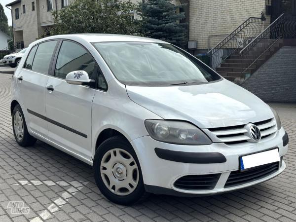 Balts Volkswagen Golf Plus 2005 Kauņa, ar dzinēja tilpumu 1.40 L un nobraukumu 220 tūkst. km par 1250 €, foto 1 vietnē AUTOMOTO.COM.LV