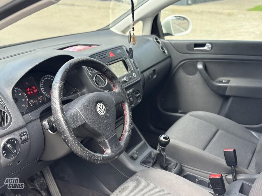 Balts Volkswagen Golf Plus 2005 Kauņa, ar dzinēja tilpumu 1.40 L un nobraukumu 220 tūkst. km par 1250 €, foto 9 vietnē AUTOMOTO.COM.LV