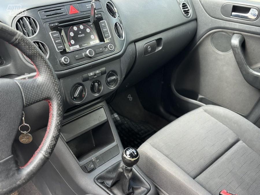 Balts Volkswagen Golf Plus 2005 Kauņa, ar dzinēja tilpumu 1.40 L un nobraukumu 220 tūkst. km par 1250 €, foto 10 vietnē AUTOMOTO.COM.LV