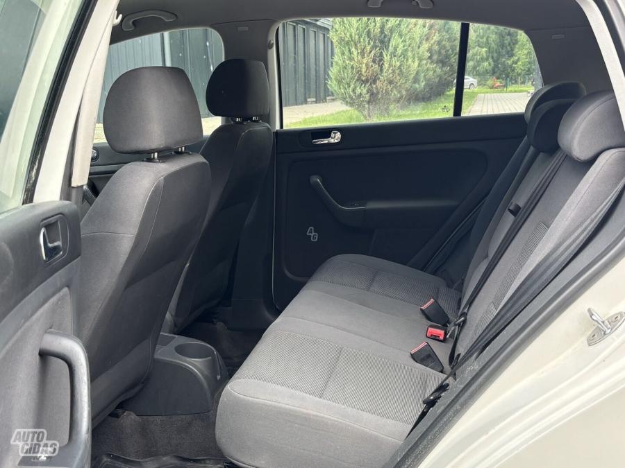 Balts Volkswagen Golf Plus 2005 Kauņa, ar dzinēja tilpumu 1.40 L un nobraukumu 220 tūkst. km par 1250 €, foto 12 vietnē AUTOMOTO.COM.LV