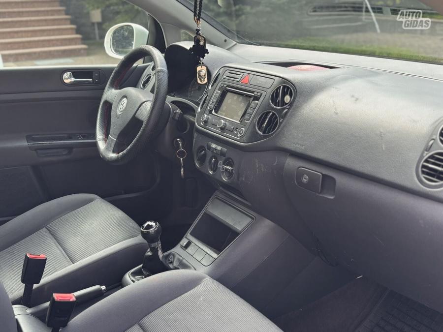 Balts Volkswagen Golf Plus 2005 Kauņa, ar dzinēja tilpumu 1.40 L un nobraukumu 220 tūkst. km par 1250 €, foto 14 vietnē AUTOMOTO.COM.LV