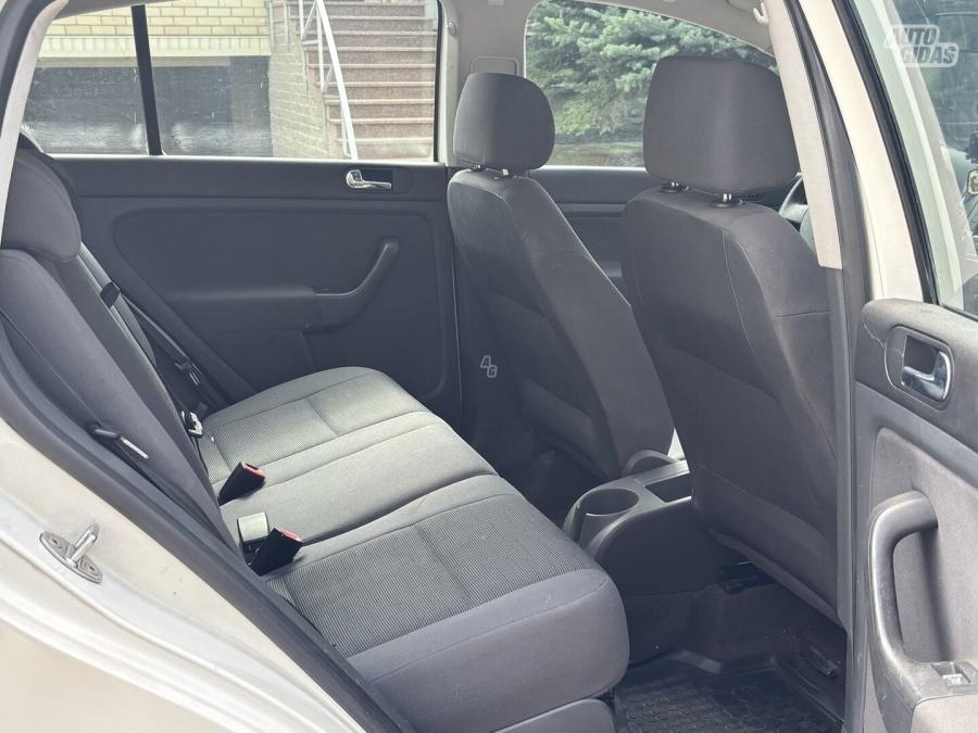 Balts Volkswagen Golf Plus 2005 Kauņa, ar dzinēja tilpumu 1.40 L un nobraukumu 220 tūkst. km par 1250 €, foto 15 vietnē AUTOMOTO.COM.LV