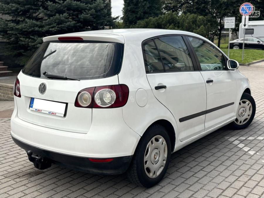 Белый Фольксваген Гольф Плюс 2005 в Каунас, объемом двигателя 1.40 л и пробегом 220 тыс. км за 1250 €, фото 5 на AUTOMOTO.COM.LV