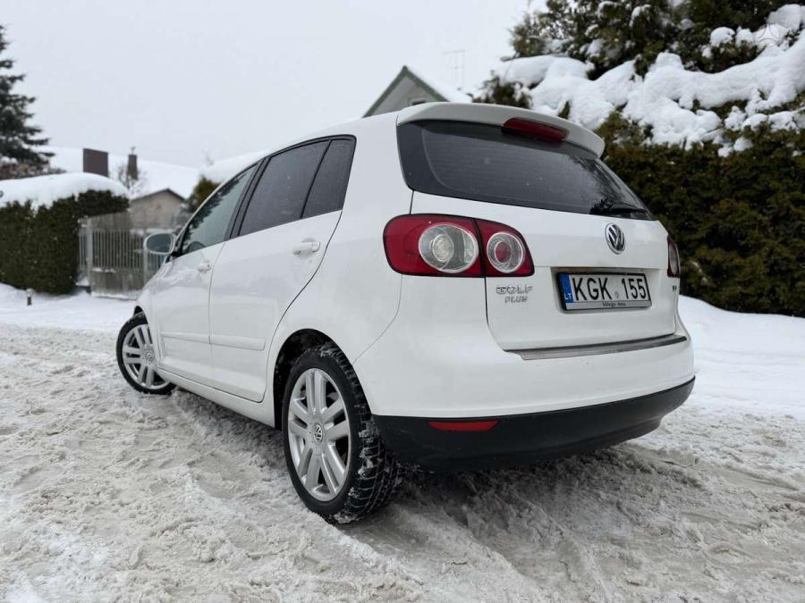 Balts Volkswagen Golf Plus 2009 Viļņa, ar dzinēja tilpumu 1.39 L un nobraukumu 180 tūkst. km par 2450 €, foto 5 vietnē AUTOMOTO.COM.LV