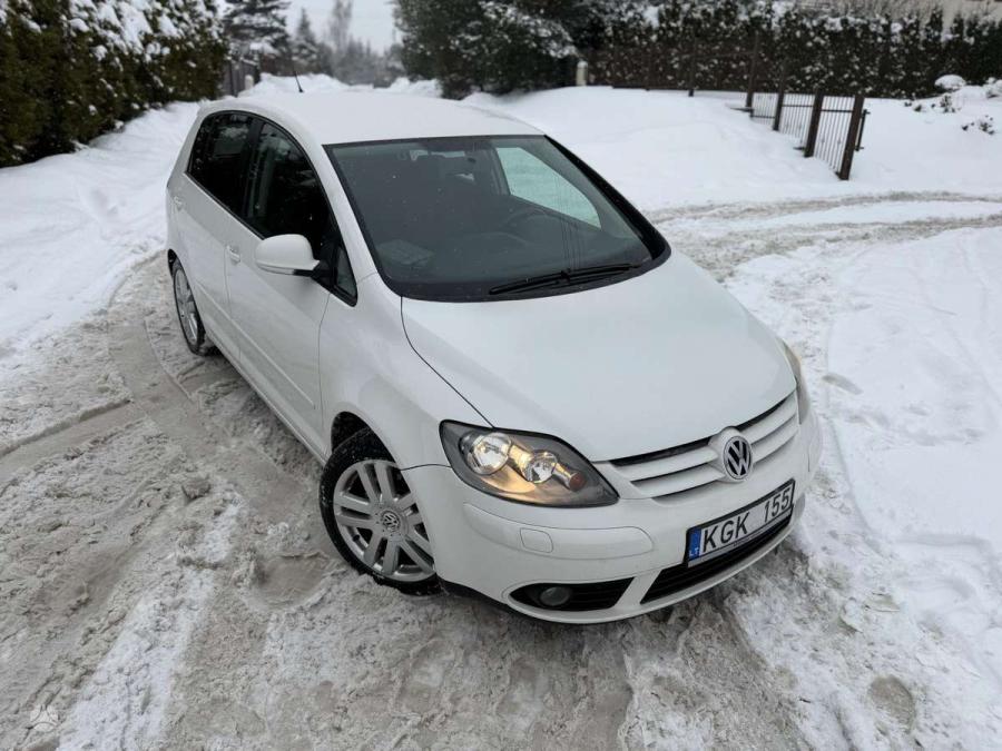 Balts Volkswagen Golf Plus 2009 Viļņa, ar dzinēja tilpumu 1.39 L un nobraukumu 180 tūkst. km par 2450 €, foto 10 vietnē AUTOMOTO.COM.LV