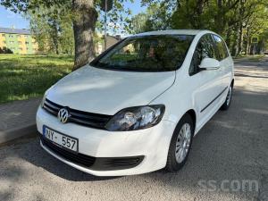 Белый Фольксваген Гольф Плюс 2011 в Валмиера, объемом двигателя 1.60 л и пробегом 362 тыс. км за 2290 €, фото  на AUTOMOTO.COM.LV