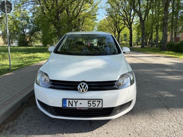 Balts Volkswagen Golf Plus 2011 Valmiera, ar dzinēja tilpumu 1.60 L un nobraukumu 362 tūkst. km par 2290 €, foto 3 vietnē AUTOMOTO.COM.LV