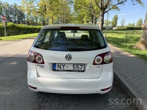 White Volkswagen Golf Plus 2011 in Valmiera, with an engine capacity of 1.60 L and mileage of 362 thousand km for 2290 €, photo 10 on AUTOMOTO.COM.LV